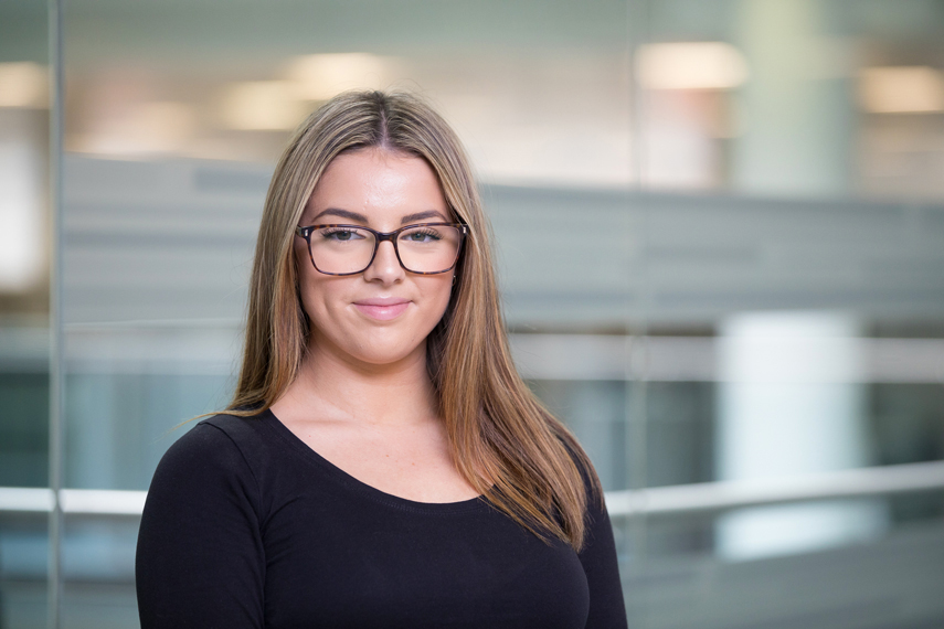 Professional portrait photographer for headshots and staff portraits in ...